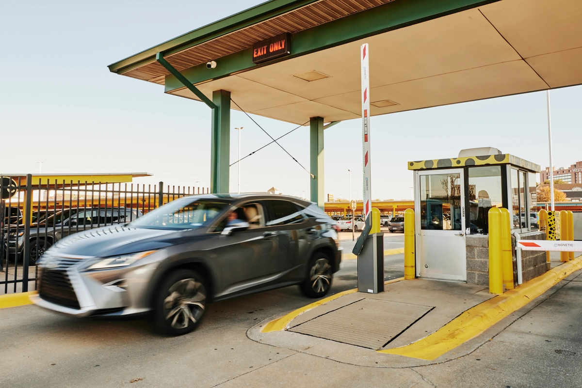 Short Term Airport Parking – Overnight Airport Parking